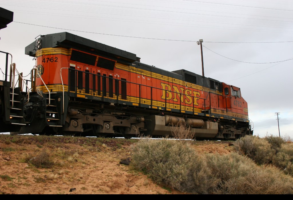BNSF 4762